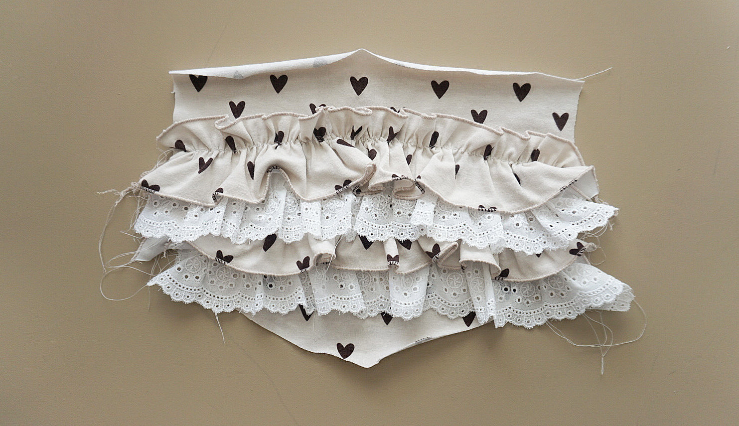 Sew leggings with tushie ruffles – Threads by Caroline